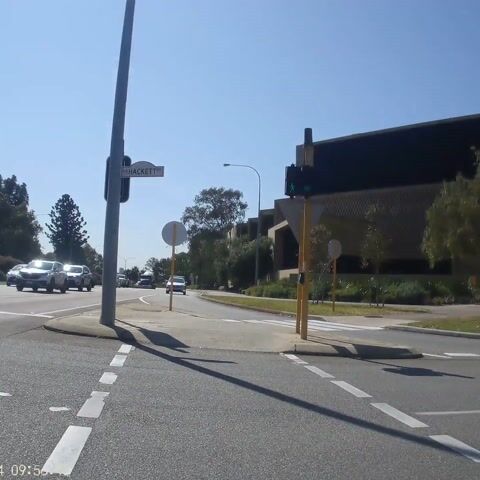 Driver fails to stop at pedestrian crossing at traffic lights - UpRide ...