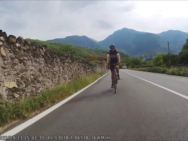 Risky High Speed Rush to Stop Sign - UpRide.cc