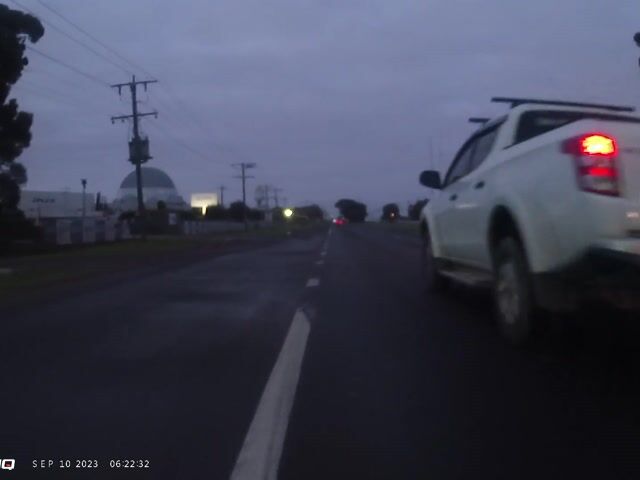 Runner falls - UpRide.cc