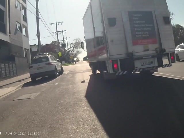 Typical MGIF With Turn Across Cyclists Path - UpRide.cc