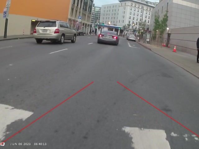 Shoulder Pass at Light - UpRide.cc