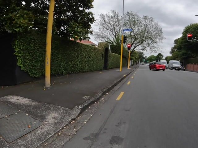 Close pass and stopping in advanced stop boxes - UpRide.cc